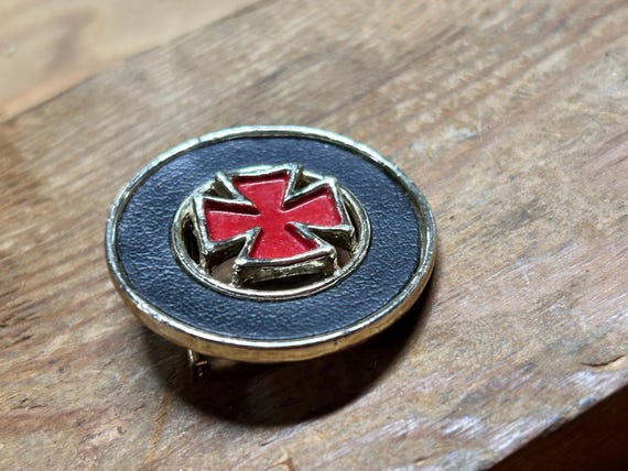 Knights Templar Masonic Lapel Pin Brooch (Gold tone, … - Gem