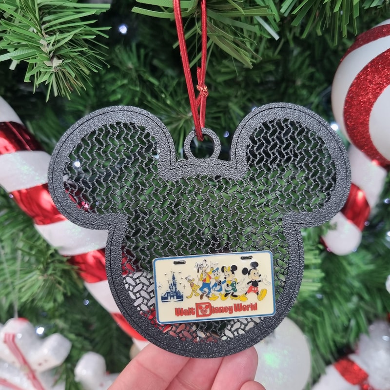 Christmas Trading Pins - Etsy UK