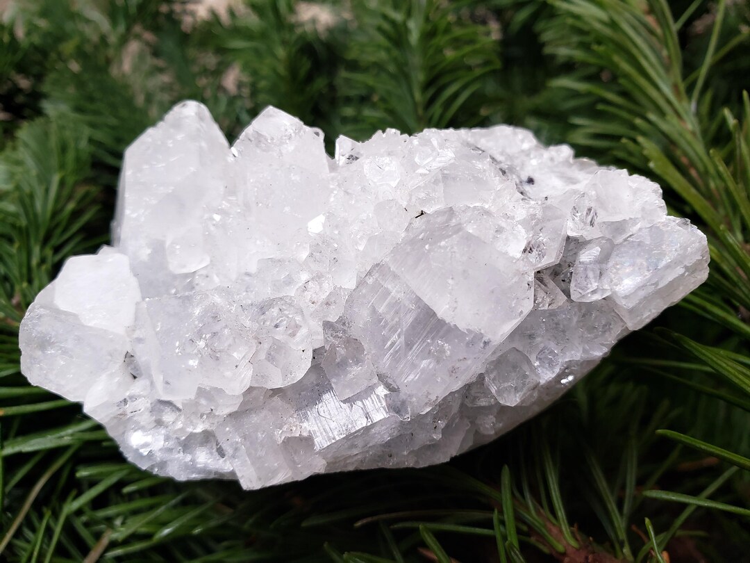 Apophyllite Crystal Quartz Cluster UV Reactive Fluorescence 180g or 6.3 ...