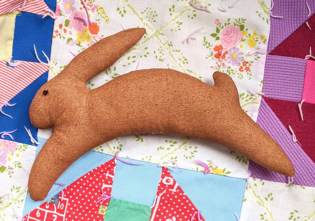 Farmhouse Primitive Country Folk Art Running Jumping Bunny Rabbit Ornie ...