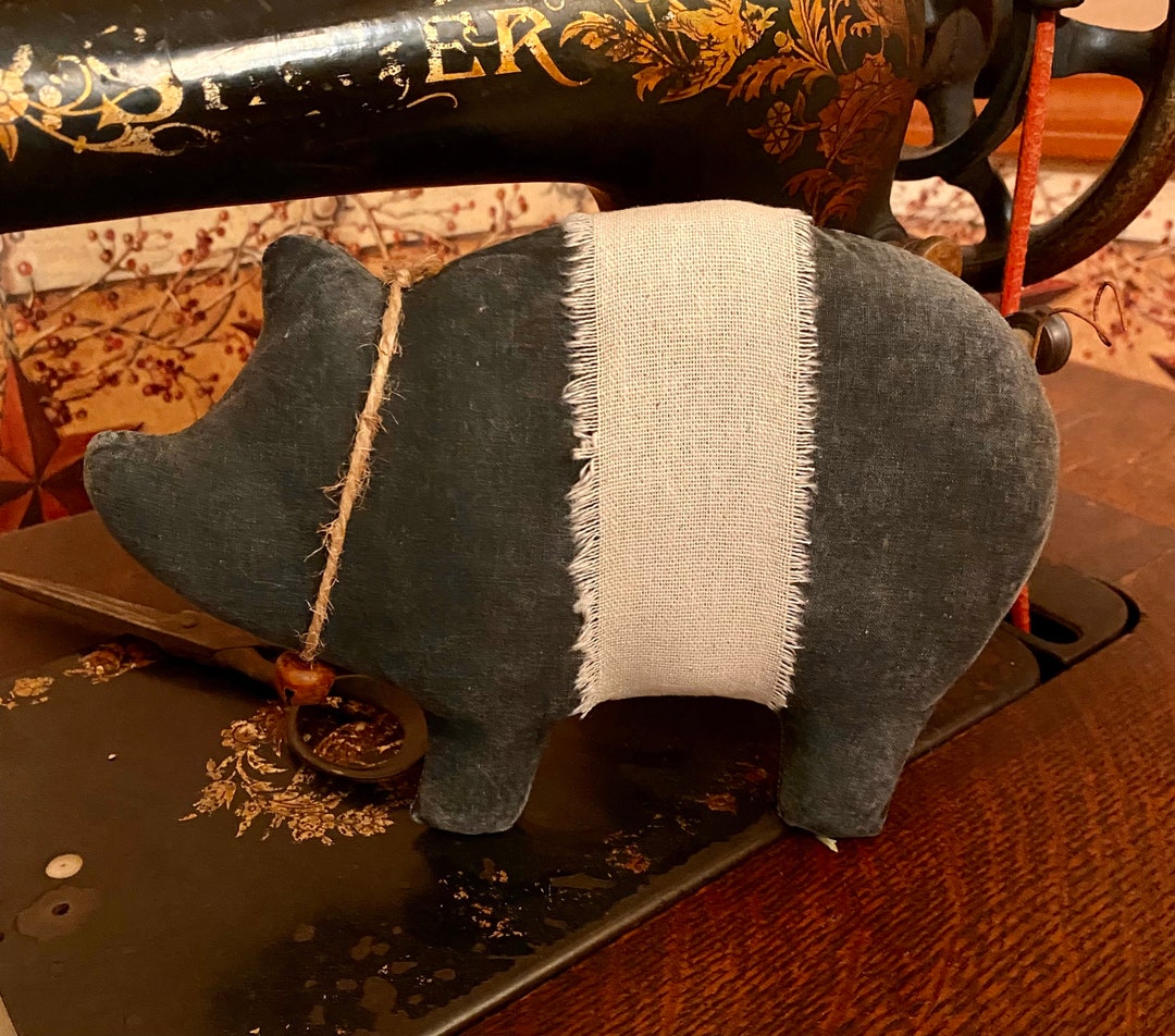 Farmhouse Primitive Folk Art Pig Shelf Sitter Tuck - Etsy