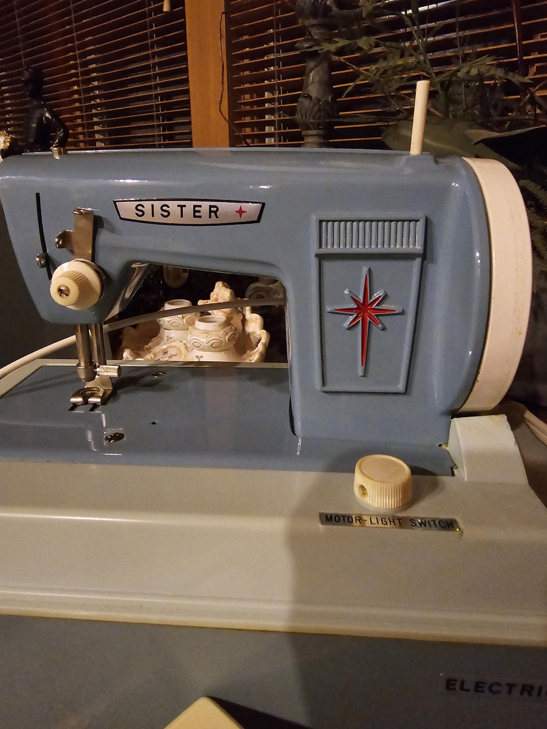Vintage Small Sister Sewing Machine, Miniature Sewing Machine, Japanese ...