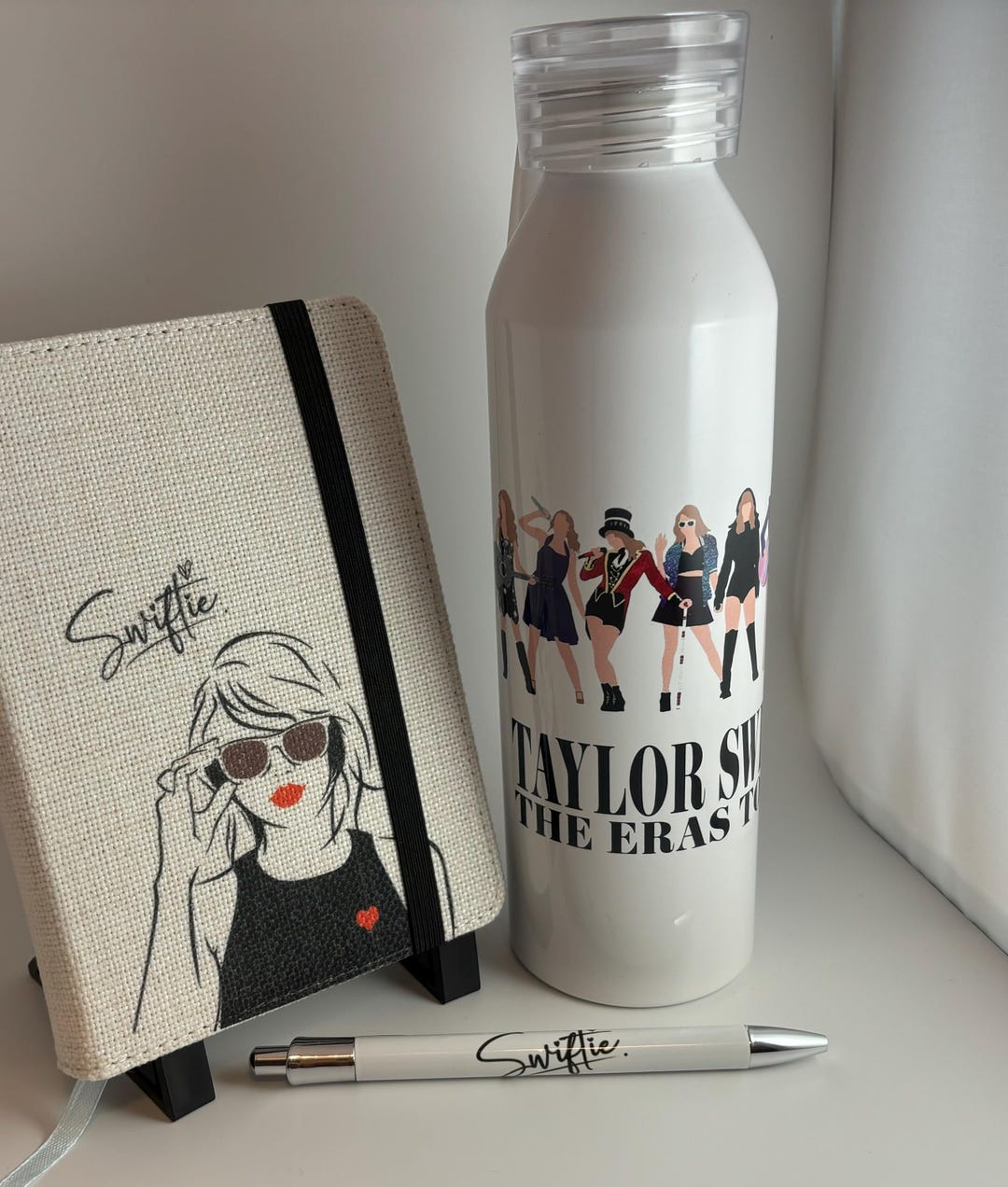 Taylor Swift Bundle, 650ml Aluminium Water Bottle, Notebook and Pen ...