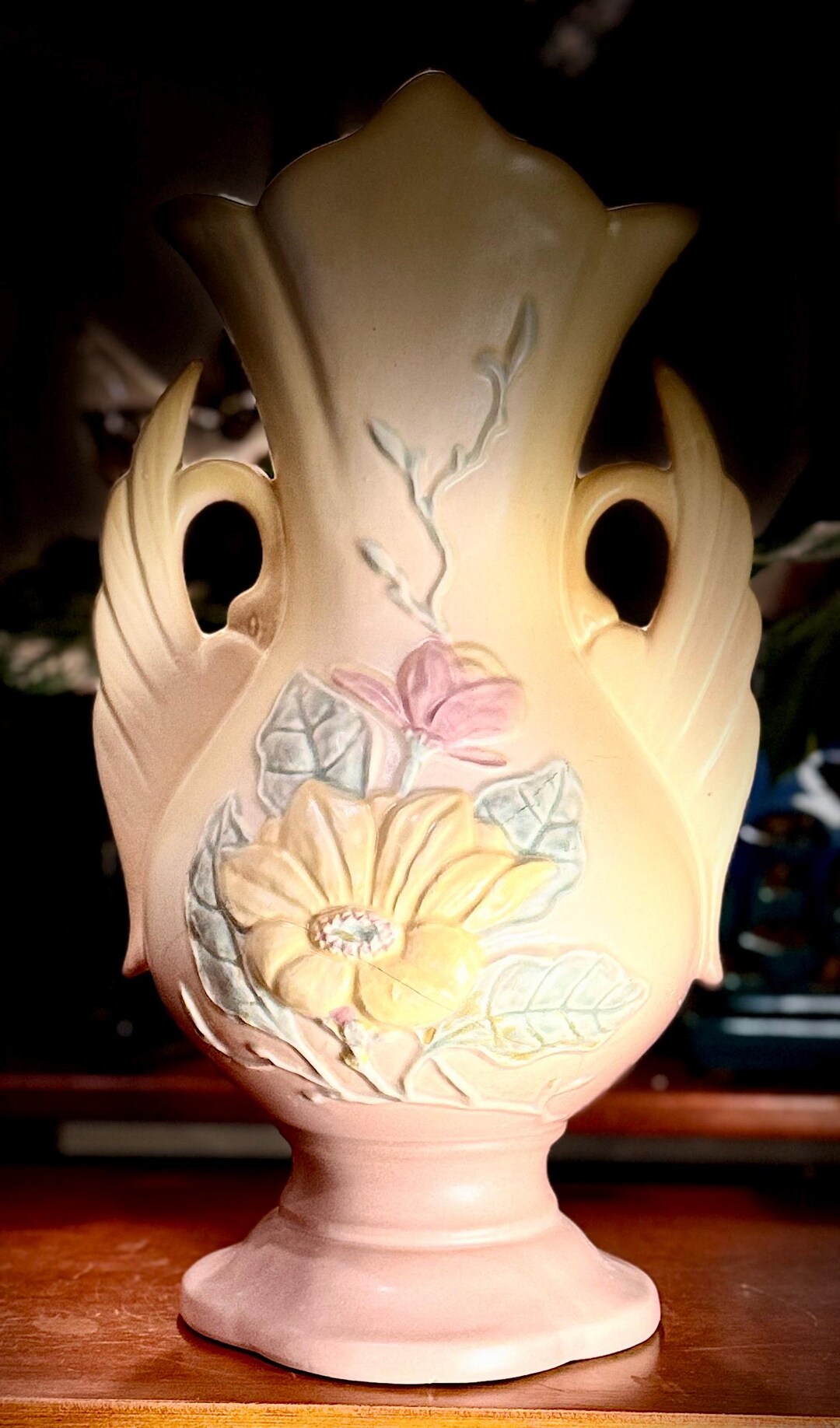 Vintage Hull Art USA Antique Hull Pottery Vase Pastel Colors Pink Hull ...