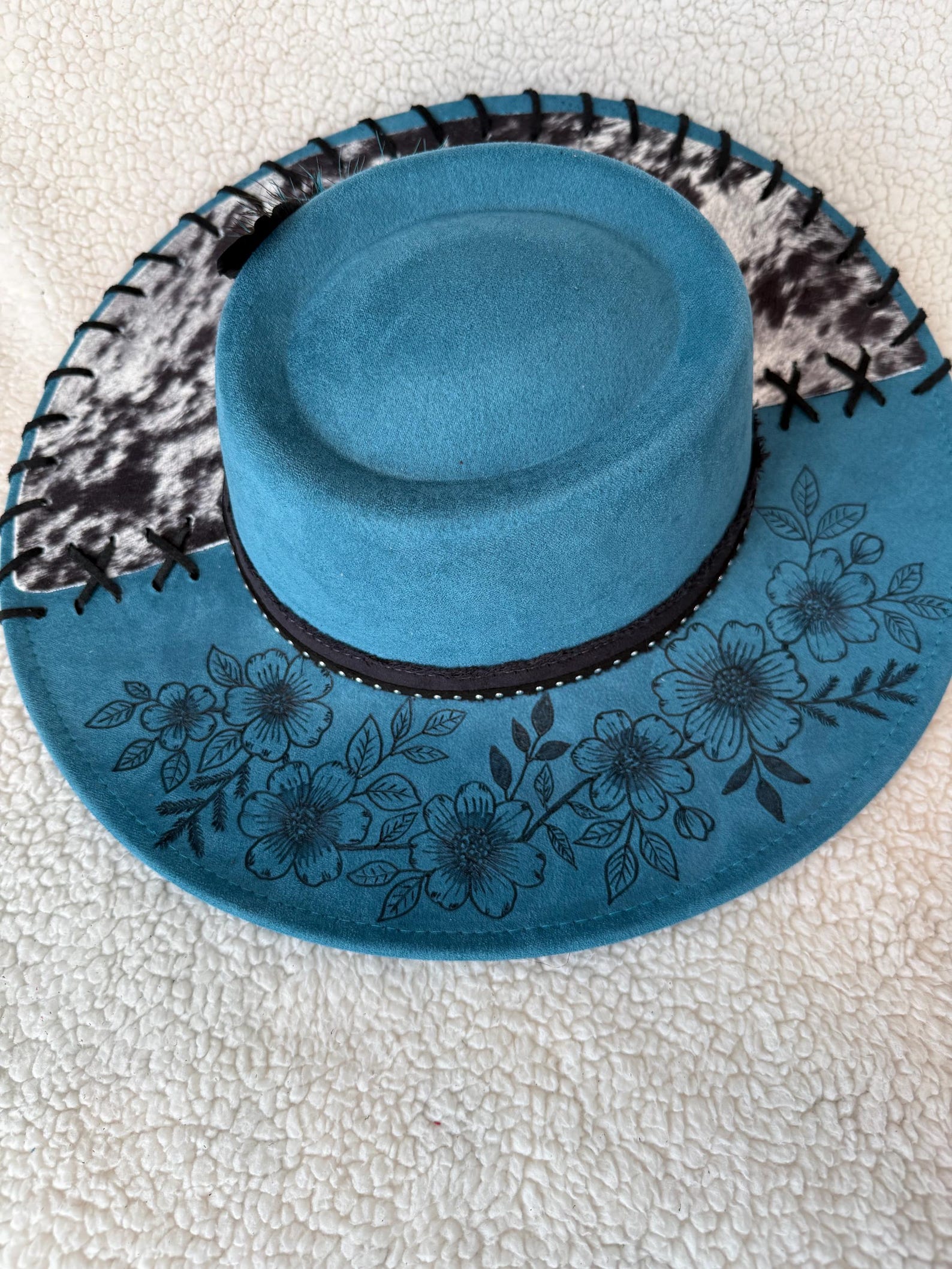 Hand Burned Wide Brim Hat Round Top Blue: Blk/wht Cowhide Fabric ...