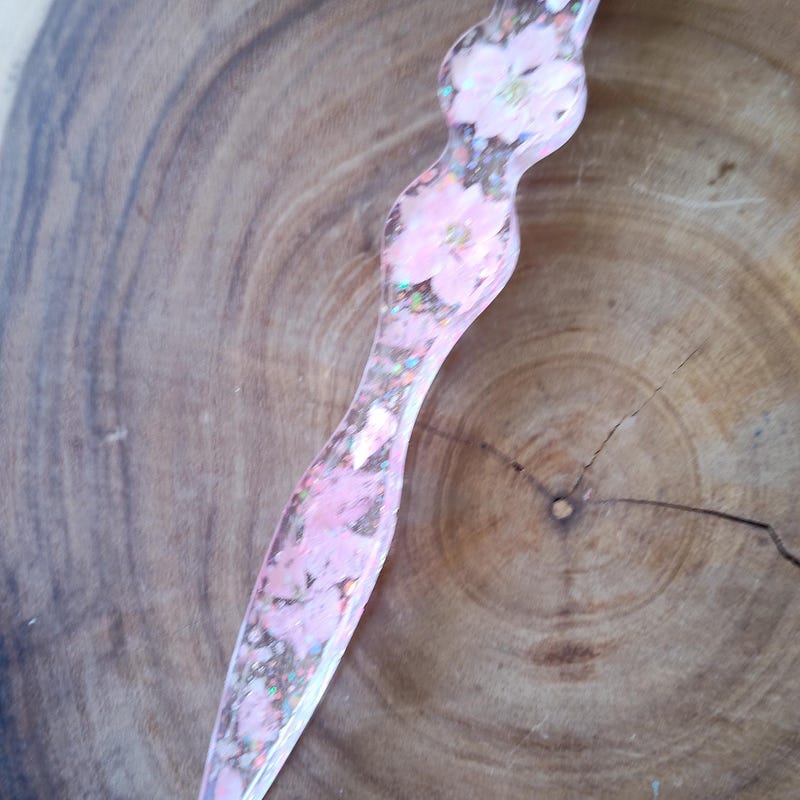 Resin Daggers - Etsy Canada