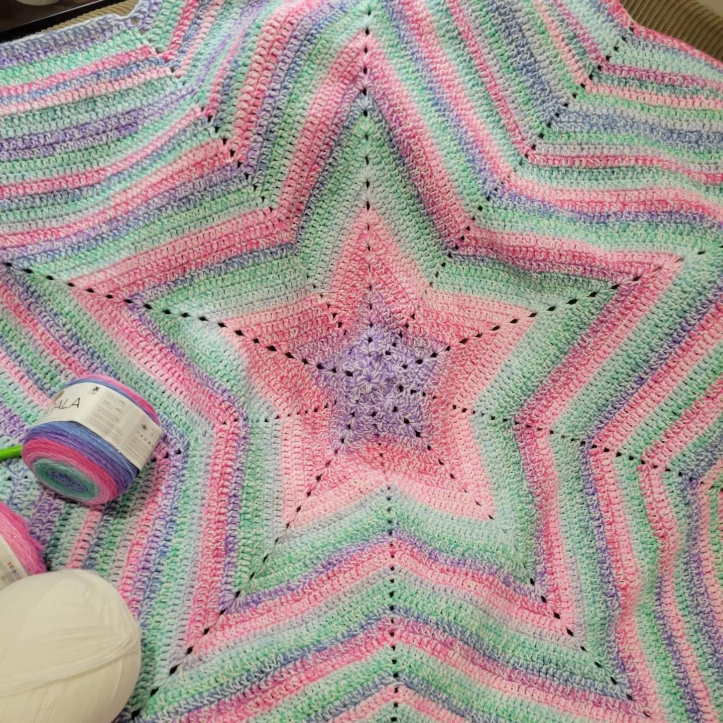 HUGE Crochet Star Afghan Bright Pastel and Silver Thread 90 Inches ...