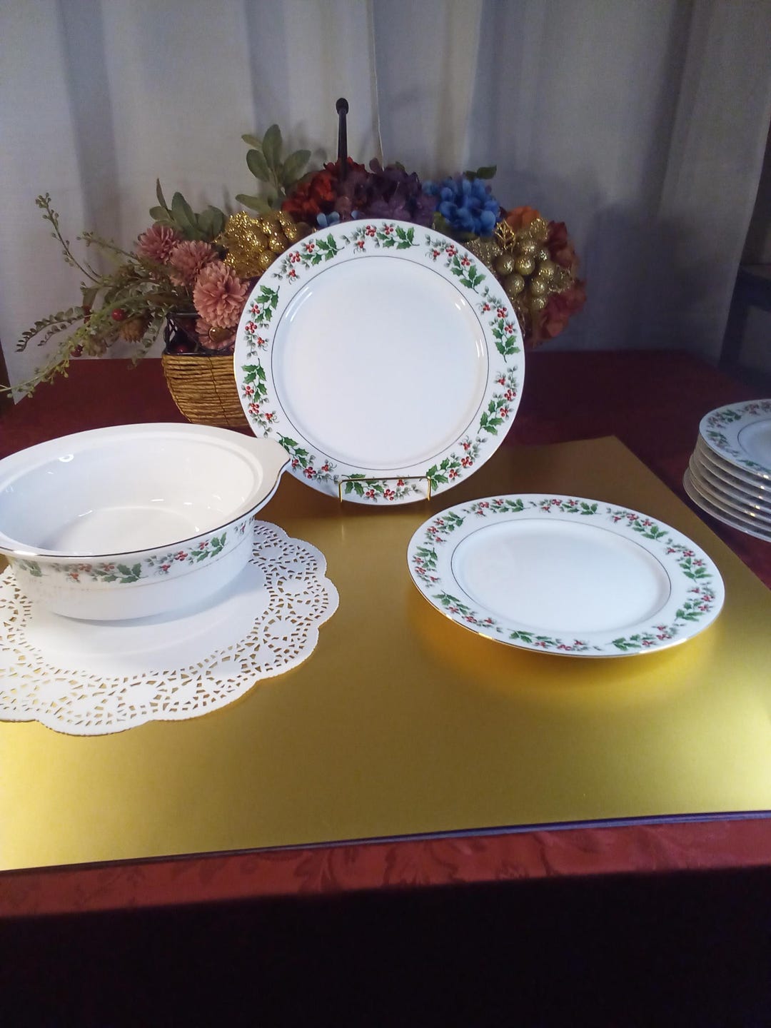 GIBSON CHRISTMAS Housewares. Trimmed in Gold, Decorated in Holly Leaves ...
