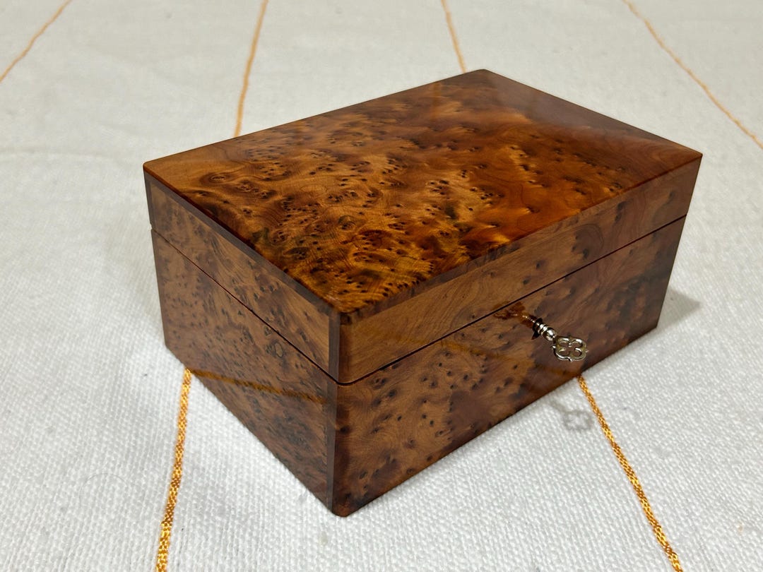 Luxury Thuya Root Box With Lock. Unique Handmade Craft. Beautiful ...