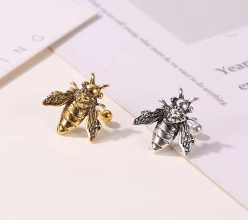 Bee Ear Cuff Elegant Gold Bee Design Unique Nature-inspired Jewelry for ...