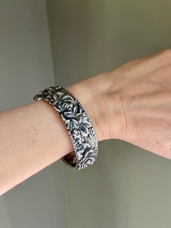 1960s Wide Silver Expandable Bracelet - Gem
