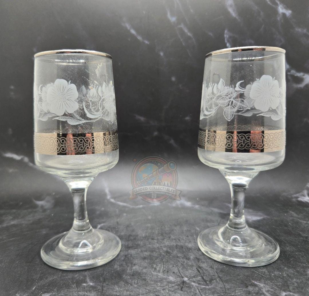 Elegant Etched Glass Sherry Glass Set (2 Glasses) – Vintage Design With ...