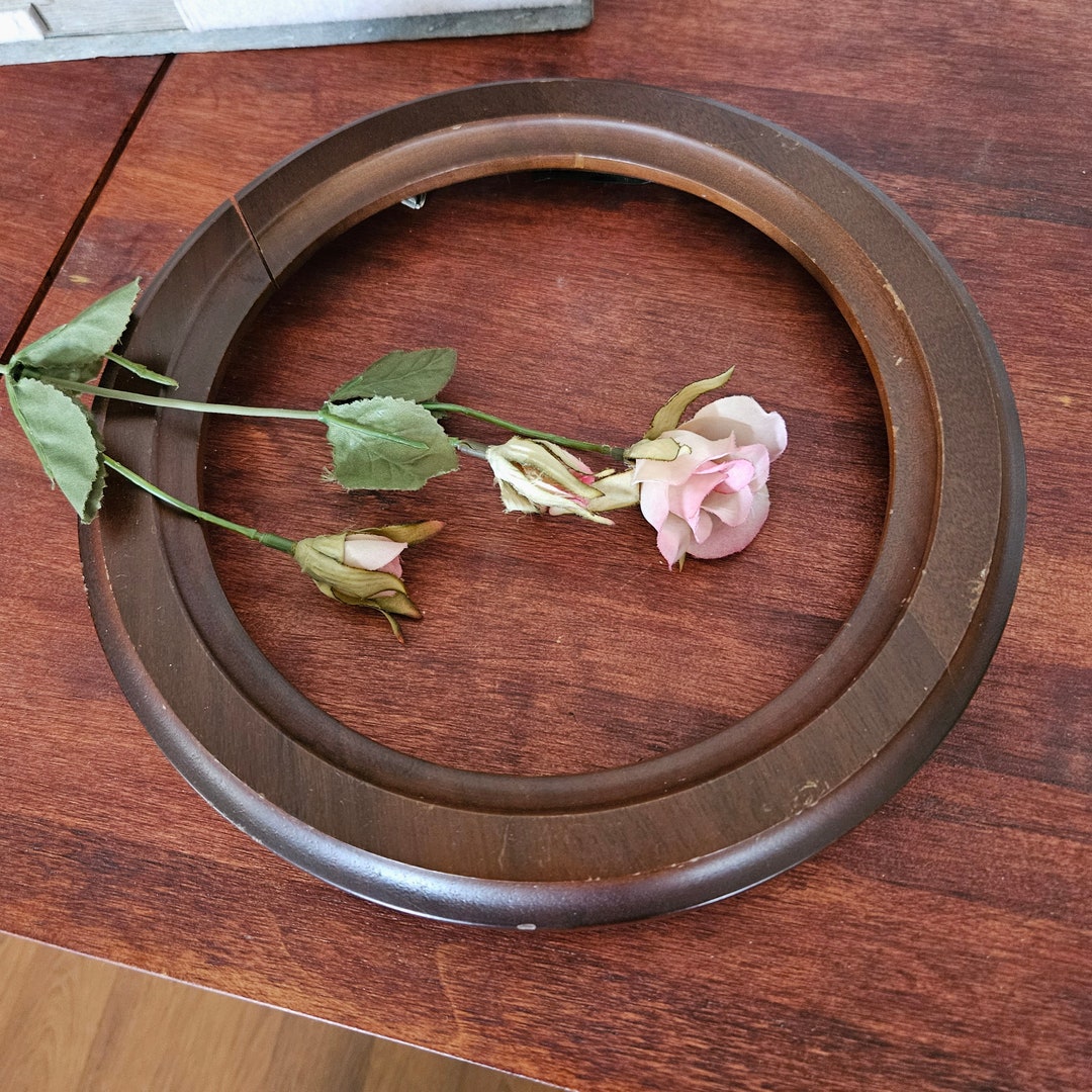 Vintage Wooden Decorative Plate Round Plate Holder for an 8 Inch Plate ...