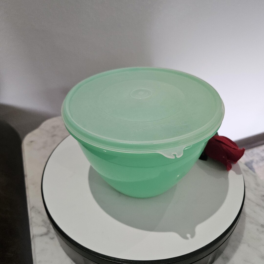 Vintage Tupperware Lettuce Keeper Complete With Spike Jadeite Green #1 ...