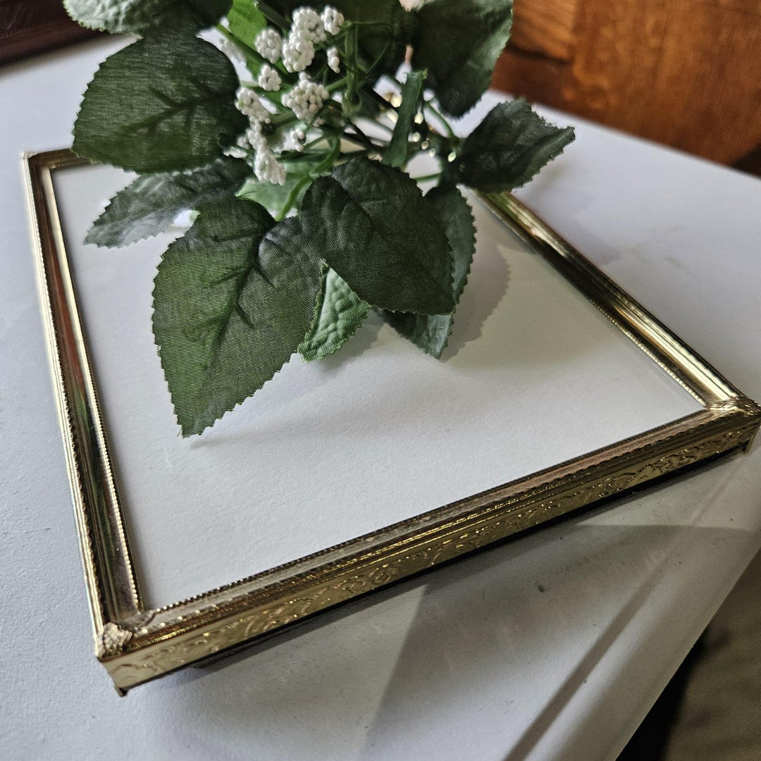 Vintage 5x7 Metal Picture Frame Free Standing or Hanging Fancy Gold ...