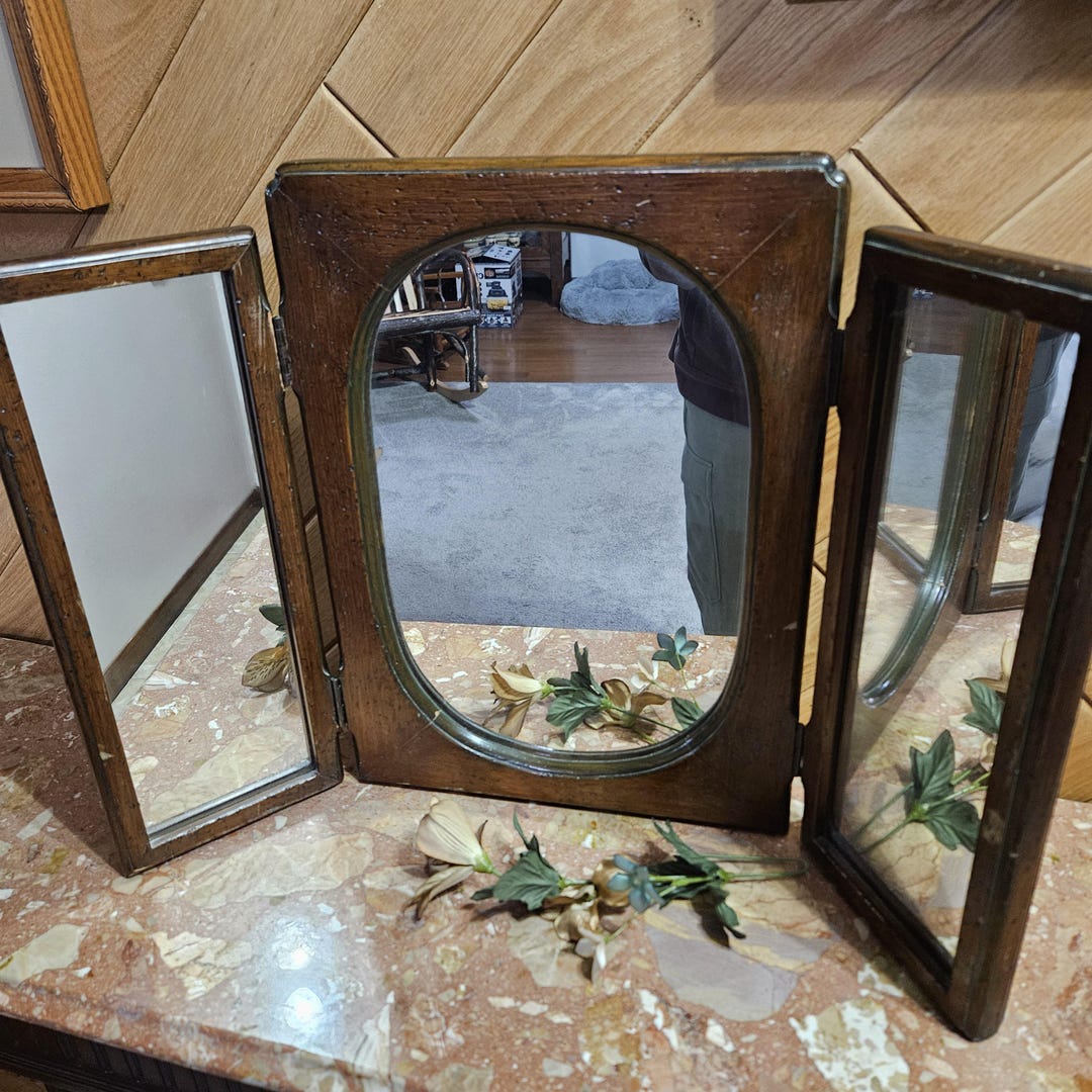 Vintage Vanity Mirrors Hinged 3 Piece Table Unit Make up Mirror Photo ...