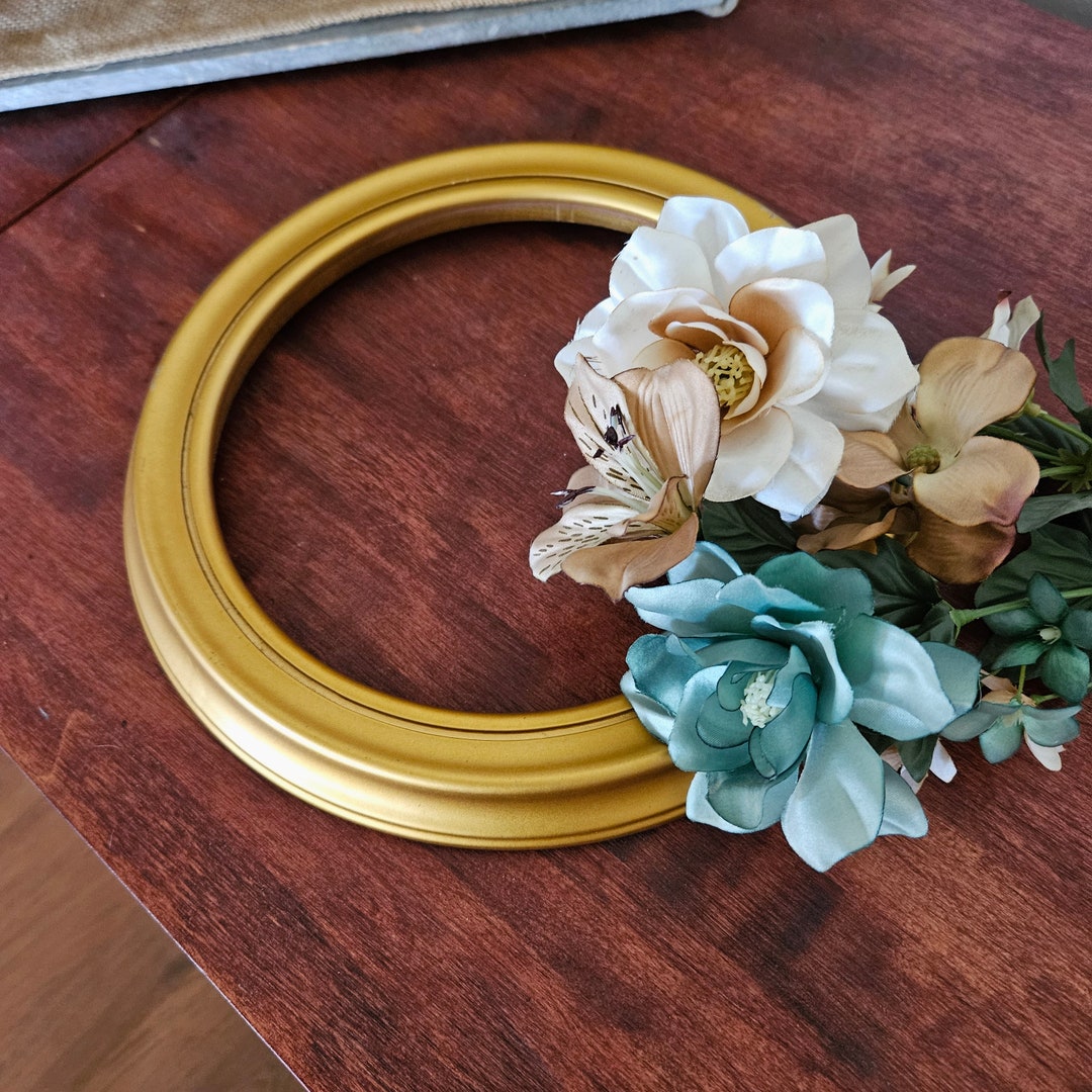 Vintage Wooden Round Decorative Plate Holder for an 8 Inch Plate Sold ...