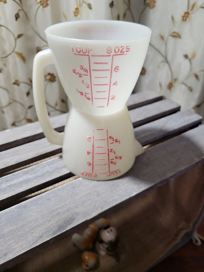 Vintage Tupperware / Wet and Dry Measuring Cup / Kitchen - Etsy