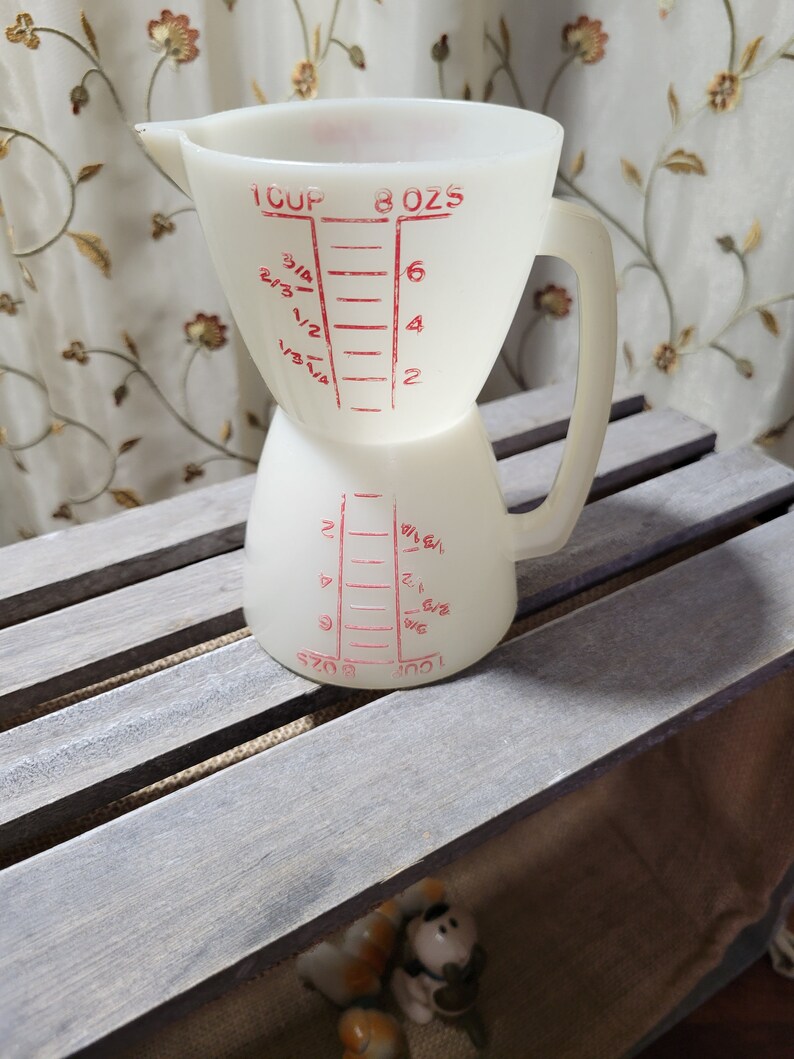 Vintage Tupperware / Wet and Dry Measuring Cup / Kitchen - Etsy