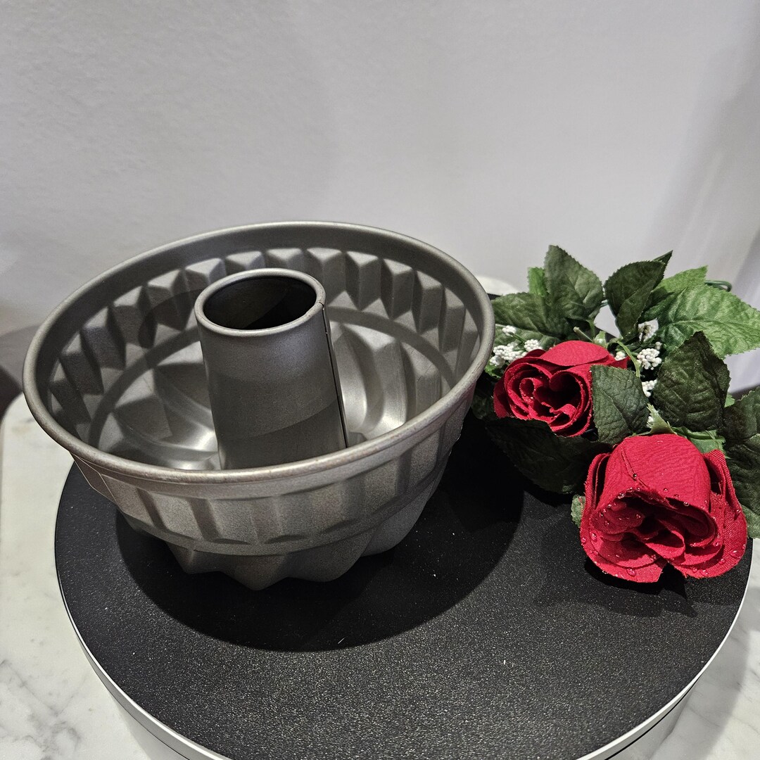Kaiser Mini Bundt Cake Pan Vintage West Germany Heavy Cast Aluminum ...