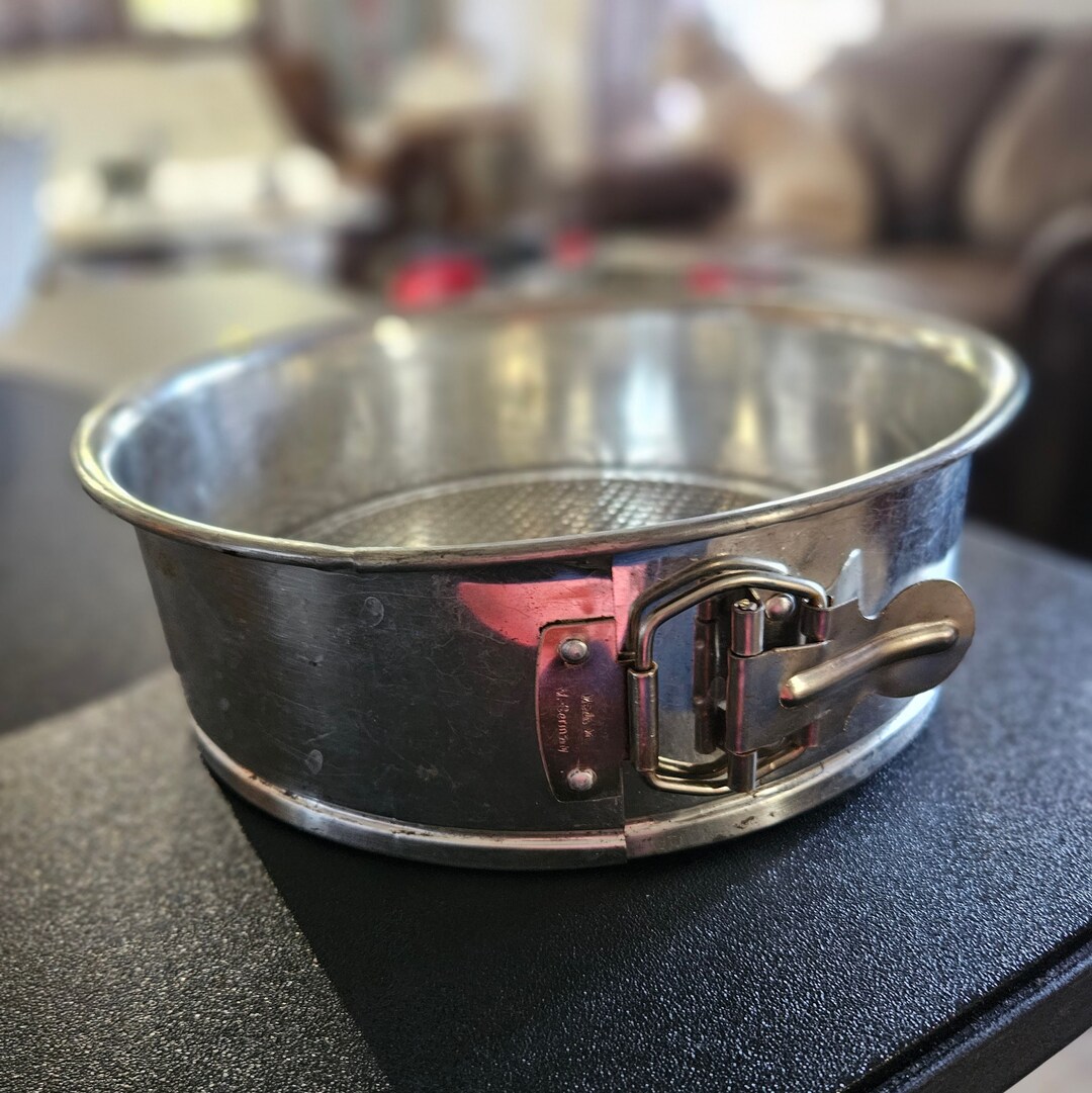 Vintage Round Spring Form Cake Pan Removable Waffle Bottom Heavy ...