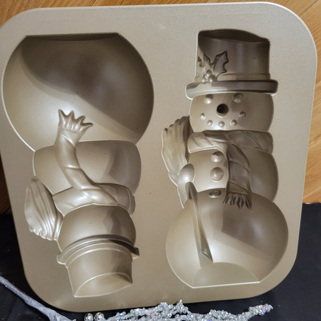 Nordic Ware Snowman Cake Pan Heavy Cast Aluminum Novelty Bakeware 3-D ...