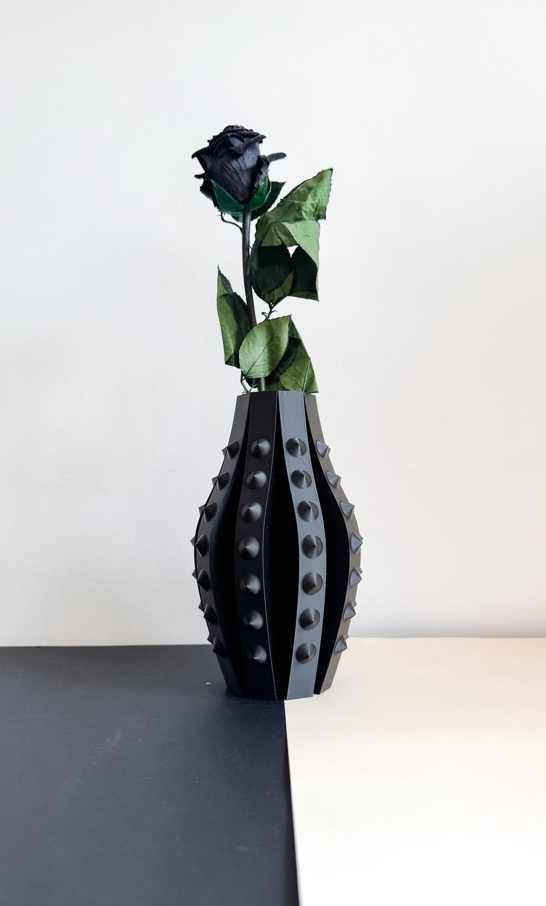 Gothic Rose Thorn Vase With Dark Spikes – Black Alternative Home Decor ...