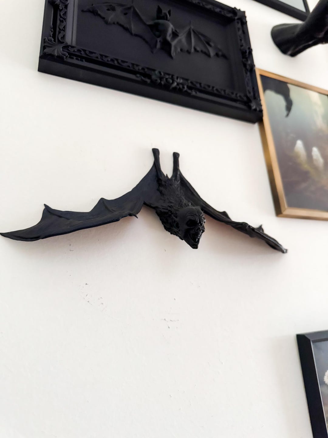 Wall Mounted Vampire Bat Decor | Hanging Gothic Bat With Screaming Face ...