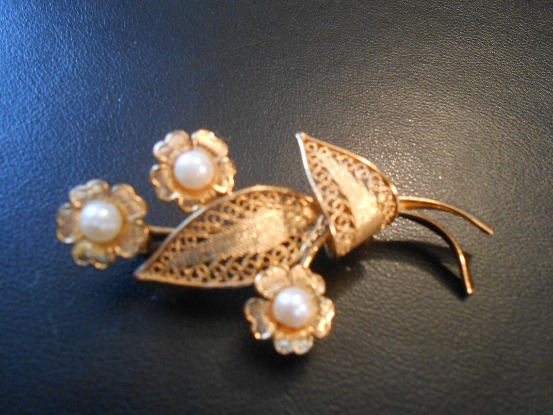 Beautiful Simple Gold Filigree Leaves With Three Pearl Flowers | Etsy