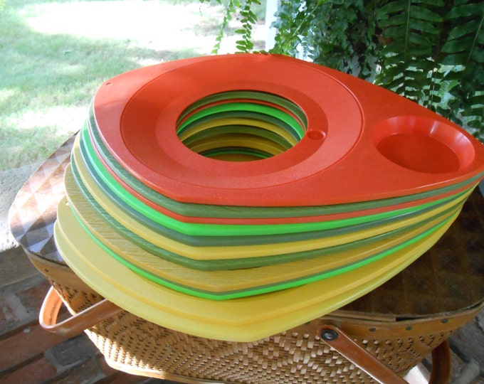 Vintage Atomic Style Plastic Paper Plate and Cup Holder Retro Mid ...