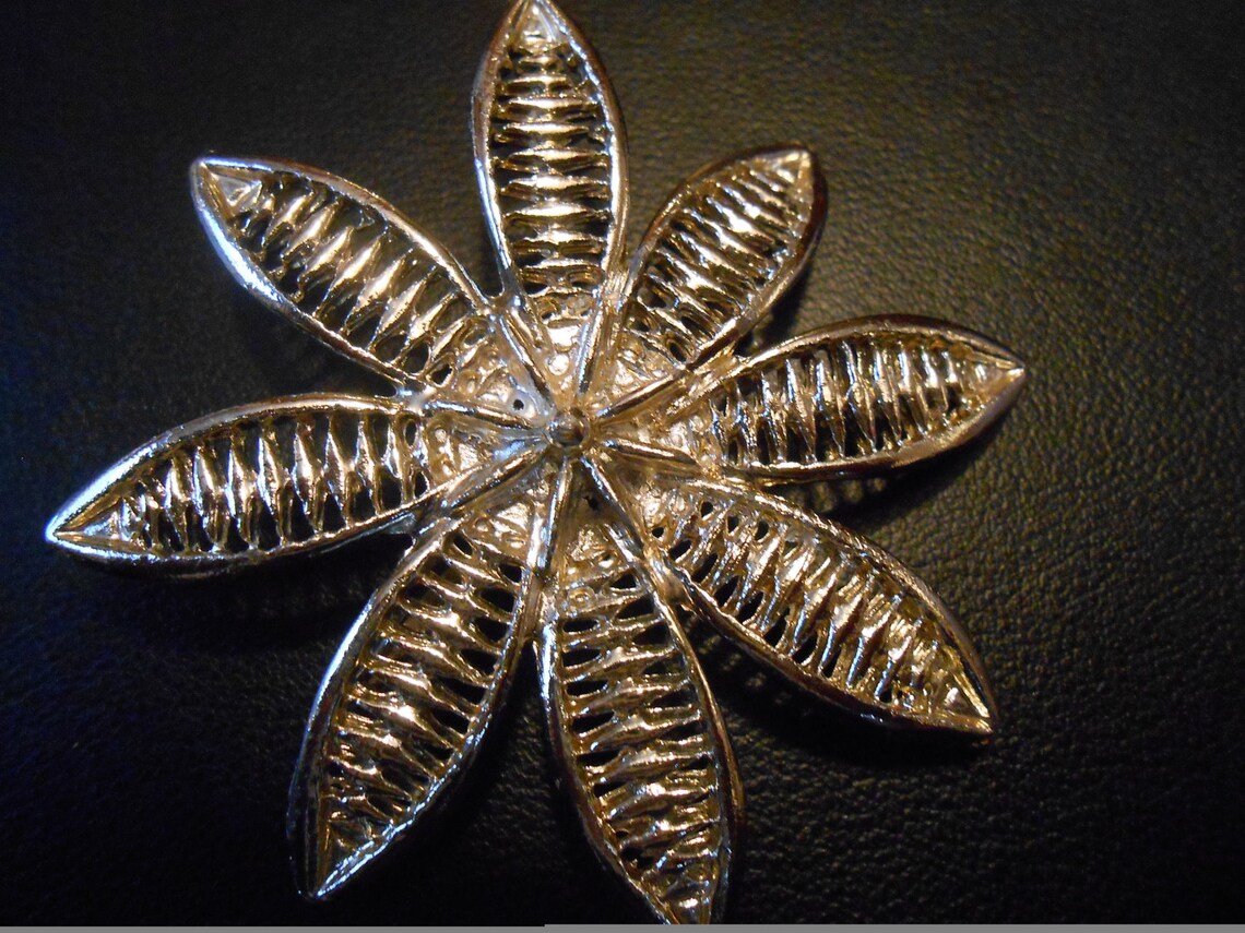 Silver Daisy Flower Pin and Silver Brooch Pin Silver Leaf Brooch ...
