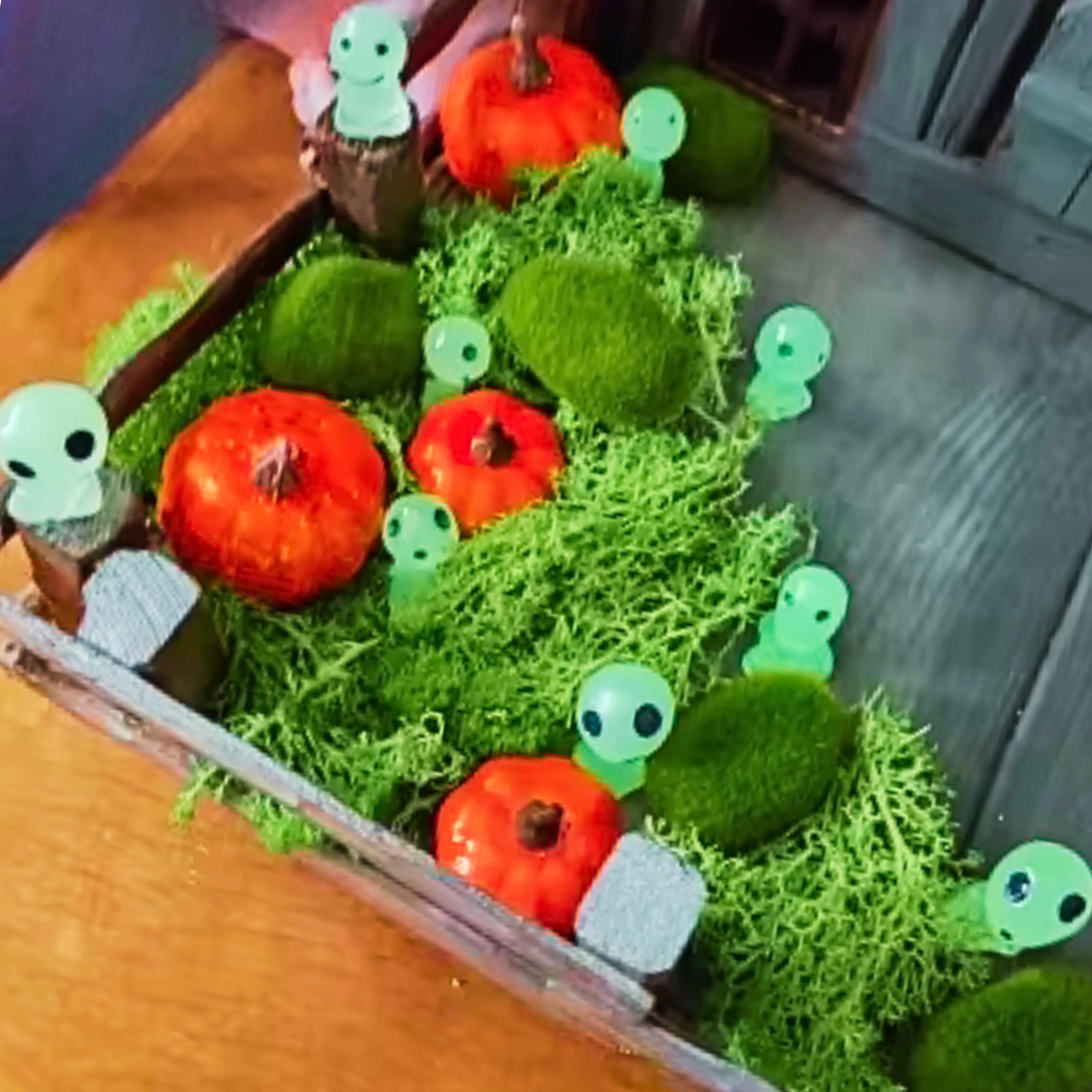 Glow in the Dark Alien Figurines Luminous Decor Party Light Decoration ...