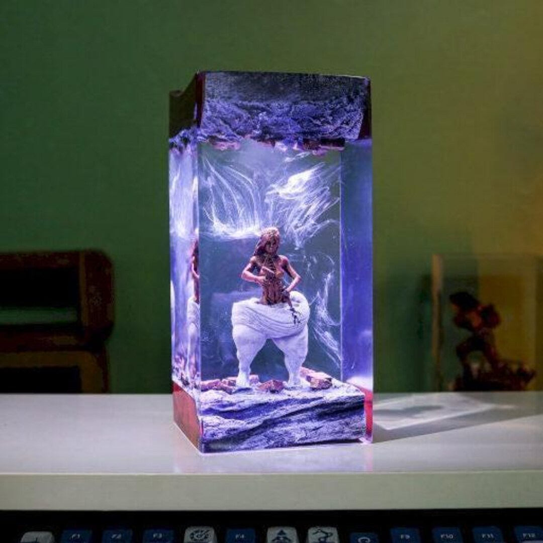 Self-made Women Statue Night Light, Inspirational Art Resin Lamp ...
