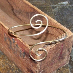 Gold Armlet - ITEM of the WEEK - Arm Band - Swirl Upper Arm Jewery ...