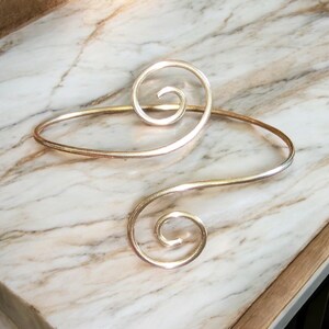 Gold Armlet - ITEM of the WEEK - Arm Band - Swirl Upper Arm Jewery ...