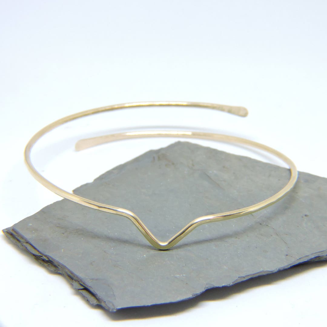 Upper Arm Jewelry - Armlet - Armband - Gold Hammered Center V Angle Arm ...