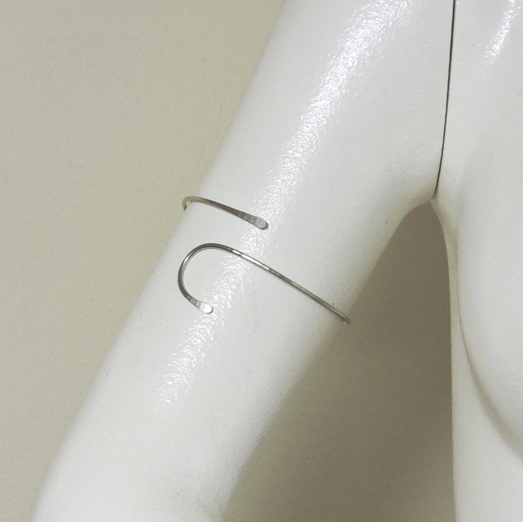 SALE Armlet Armband Upper Arm Cuff - Single Curve Hammered Arm Band ...