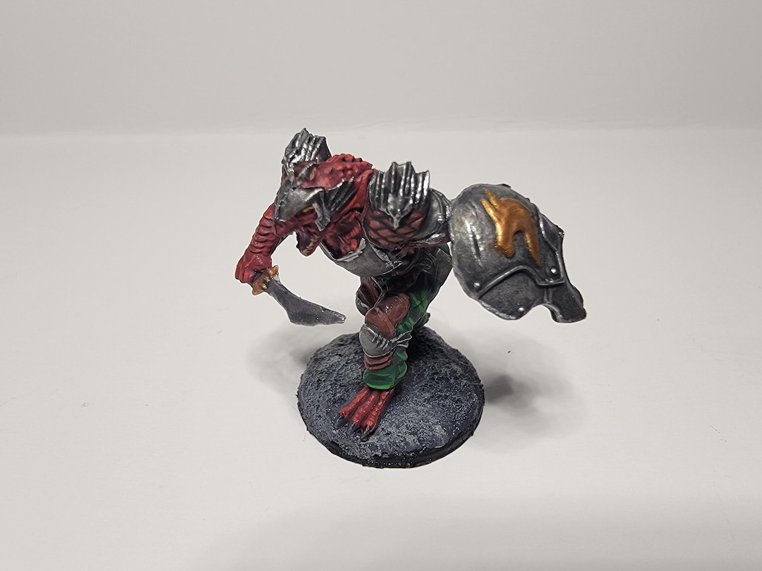 Hand-painted Red Dragonborn Fighter Miniature - D&D Nolzur's Marvelous ...