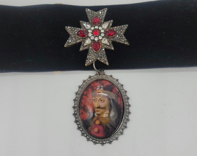 Halloween Vlad the Impaler Vampire Glass Cameo Velvet Choker Necklace ...