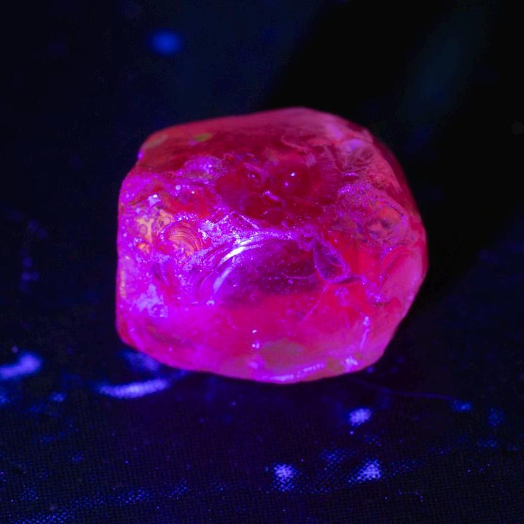 Dragon Garnet / Color Change Fluorescent Chromium-vanadium Malaya 2.64 ...