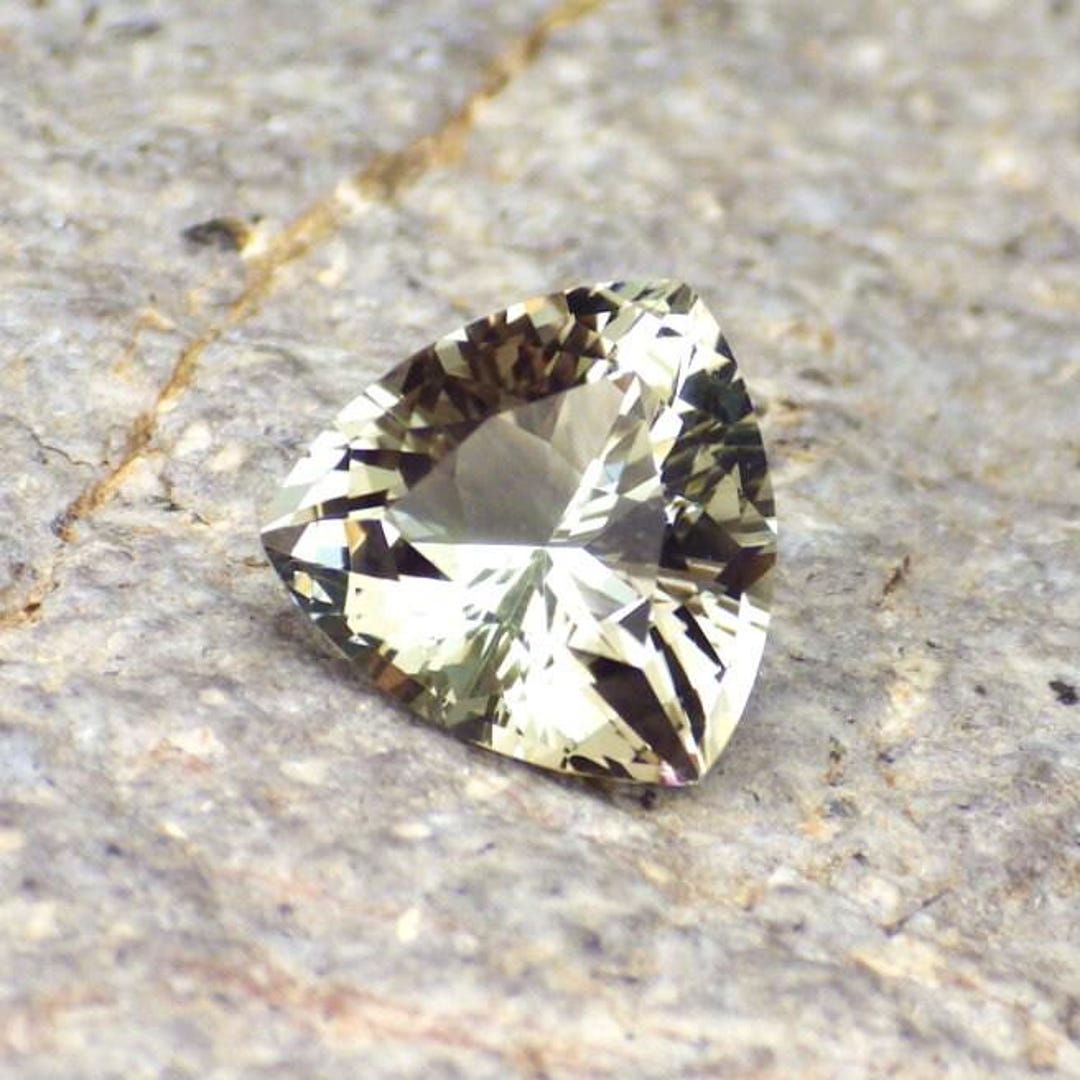 Gold Green Oregon Sunstone 1.86 Ct Flawless, From Pana Mine, American ...