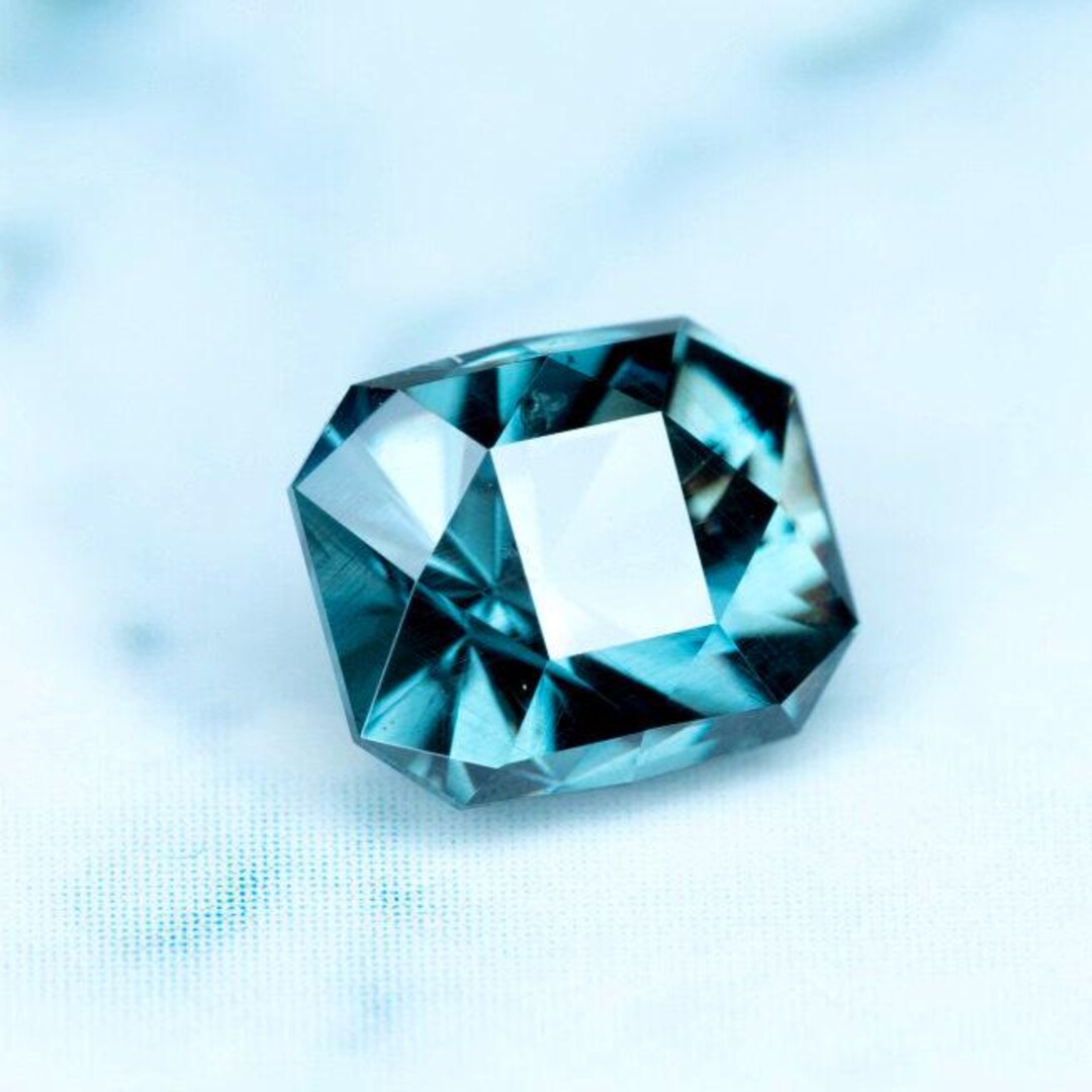 Alexandrite Effect Color Change Garnet, Africa 0.91 Ct Top Rarity, Cut ...