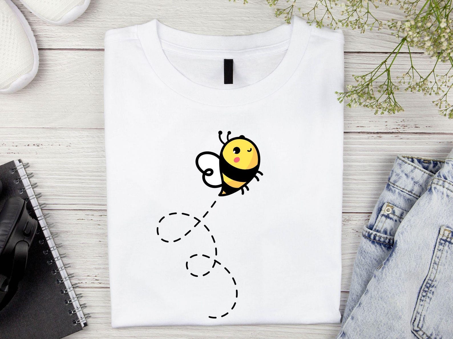 Flying Honey Bee SVG Bundle, Bee Trail Clipart (digital Download) - Etsy