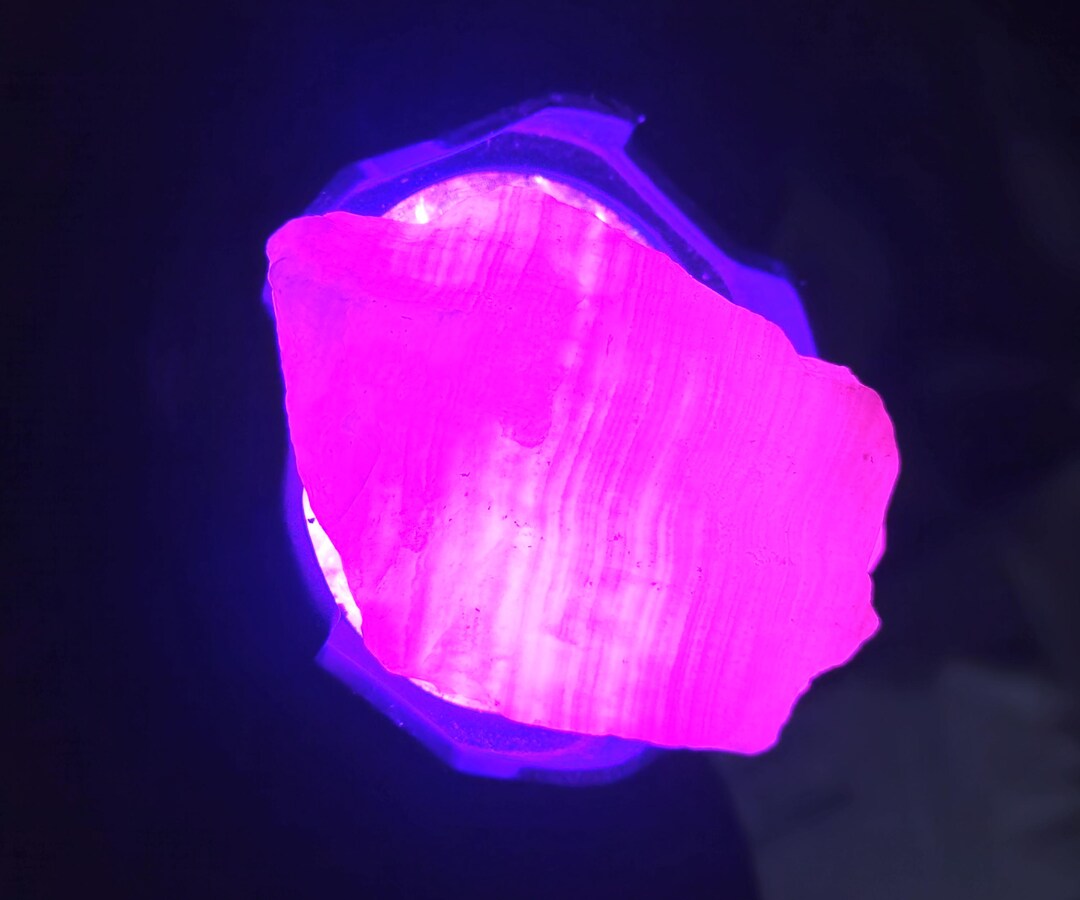 Mangano Pink Calcite UV Reactive All Natural Beautiful Glowing ...