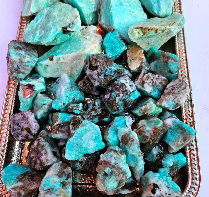 UV Reactive Rocks and Free UV Flashlight 500 Carats Crystals Raw Rough Stones Rubies Beuatiful ...