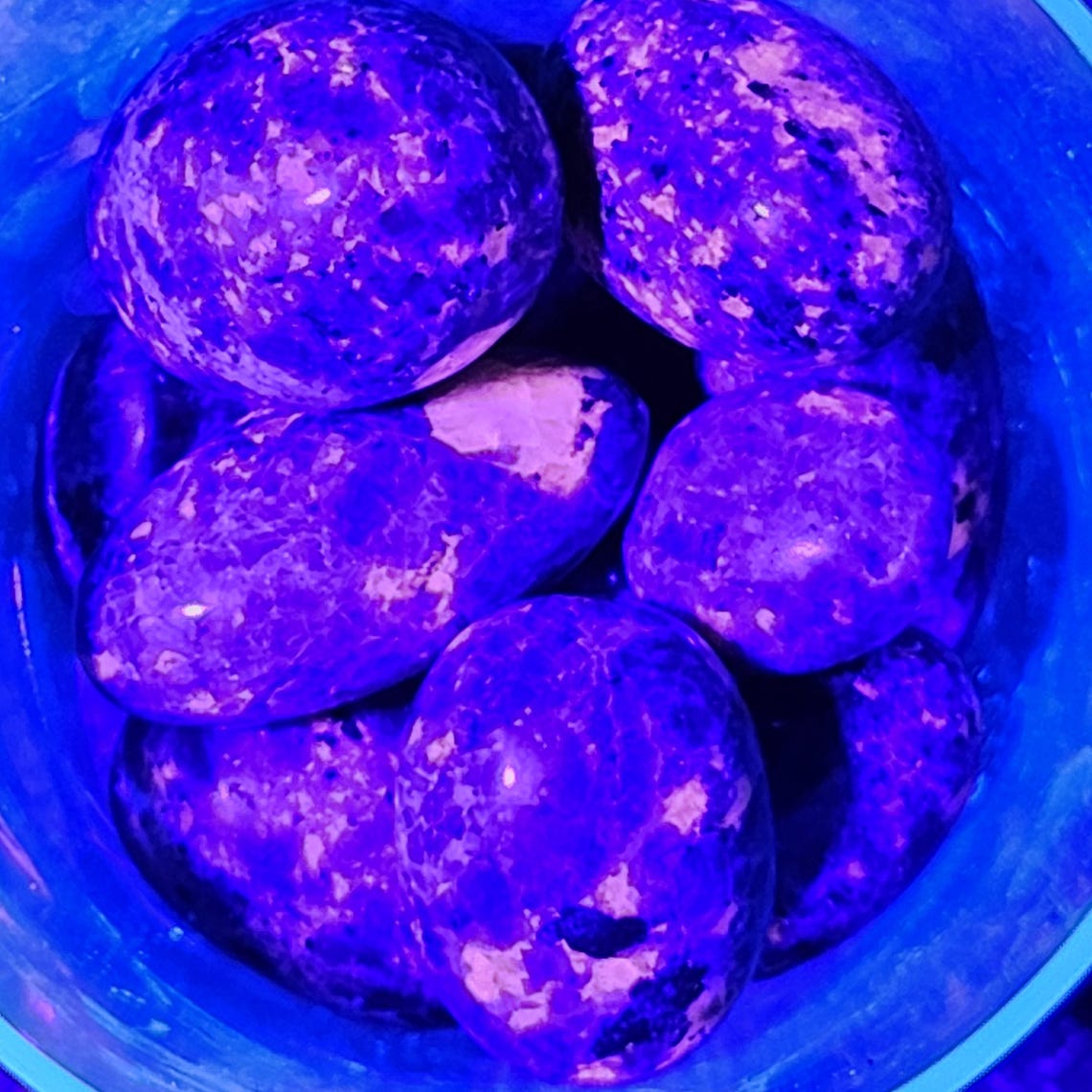 Yooperlite and FREE Uv Flashlight ,500 Carats of Uv Reactive Natural ...