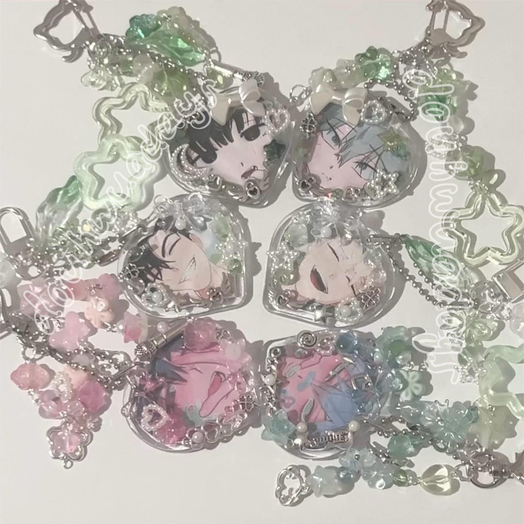 Alien Stage Ivantill Deco Photo Keychains - Etsy