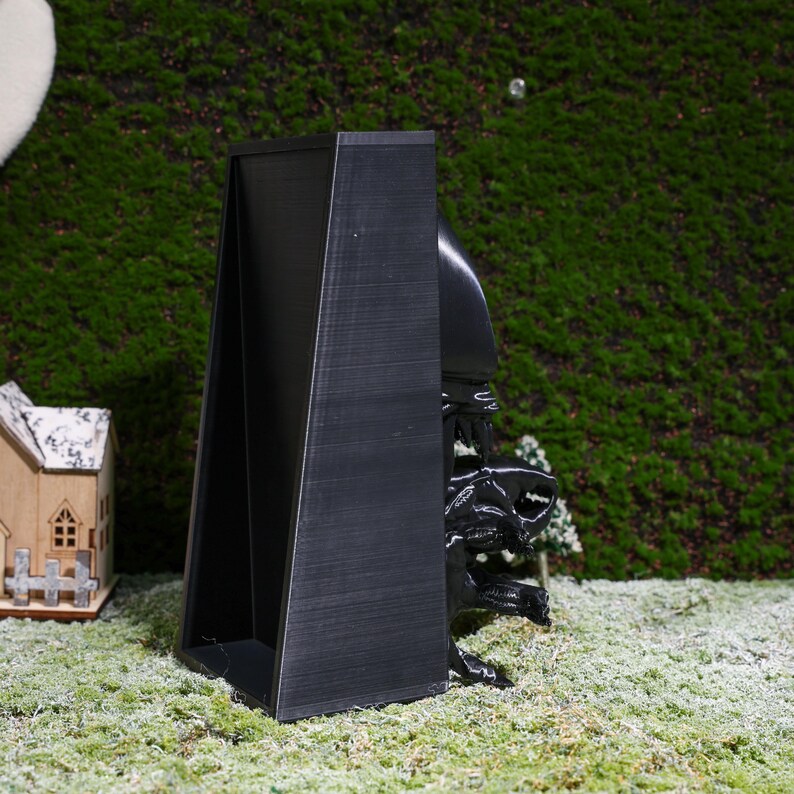 Xenomorph Alien Creature Model Book Nook Replicated 3D Printed Matte ...