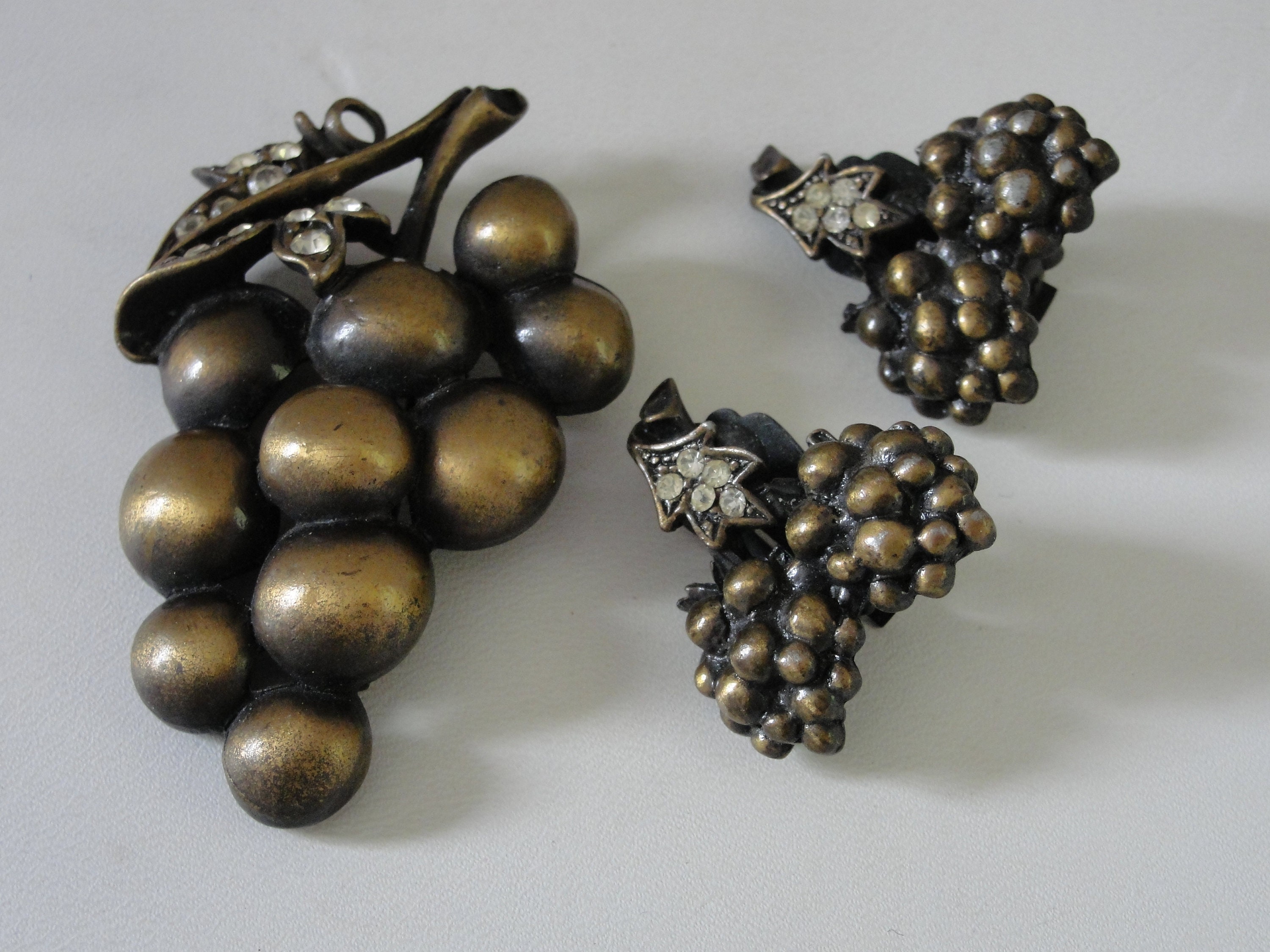 Vintage Grapes Brooch Earrings Set Bronze Tone Pin - Etsy