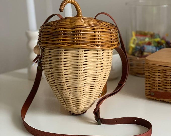 Small Acorn Leather Bag - Etsy